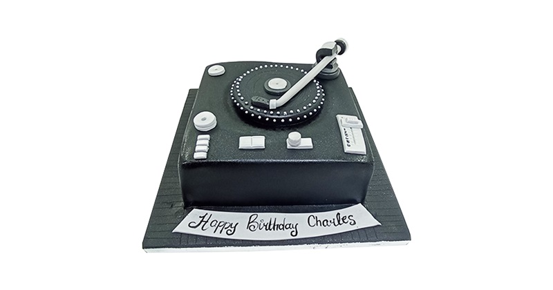 Vinyl record cake | Birthday Cake | Caker Street